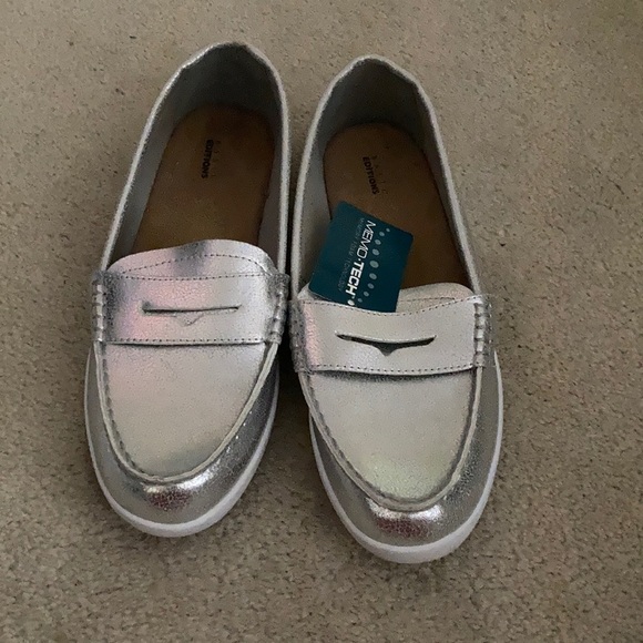 Basic Editions | Shoes | Nwt Basic Editions Silver Shoes | Poshmark